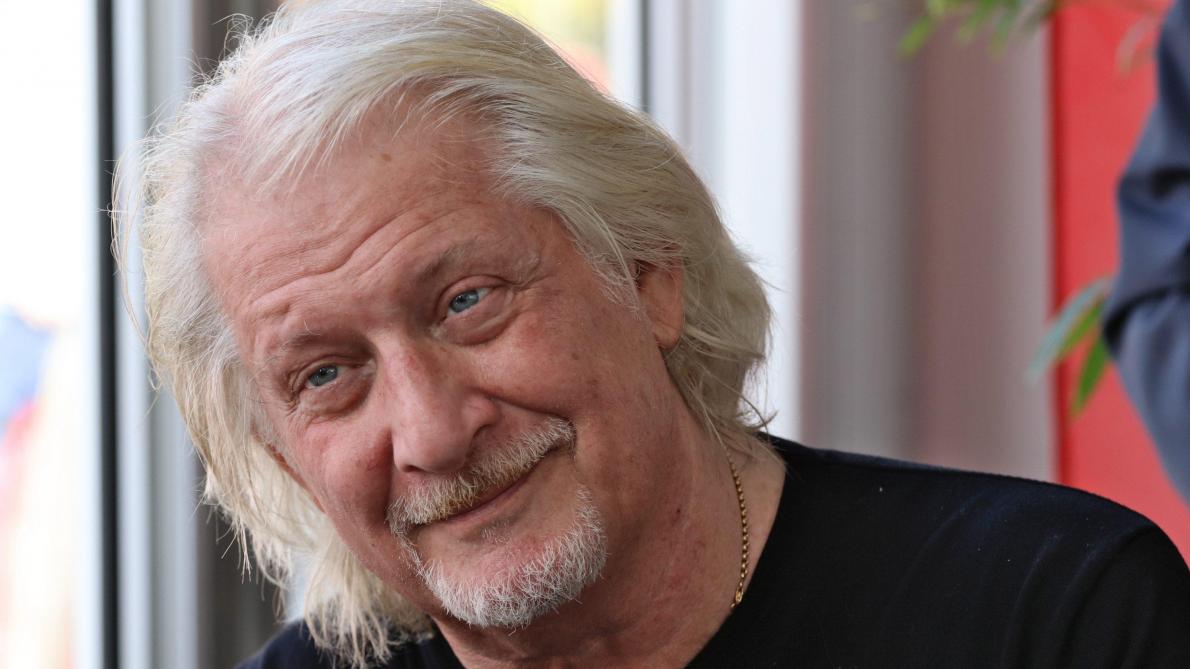 Patrick Sébastien dévoile la phrase humoristique qu’il fera inscrire ...